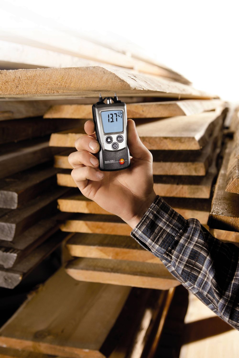 Moisture meter for material moisture and relative humidity – testo 606 ...